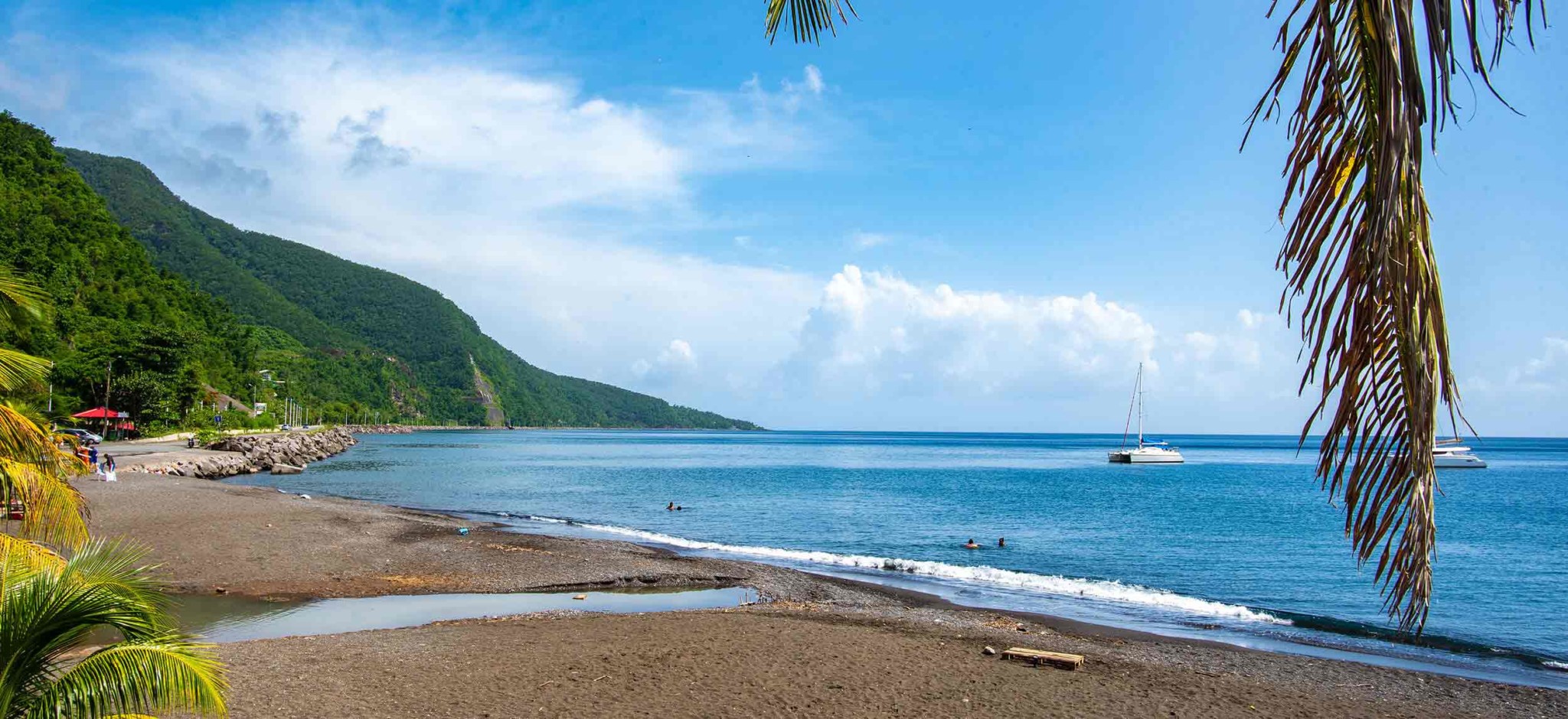 5 plages de sable noir en Guadeloupe à voir